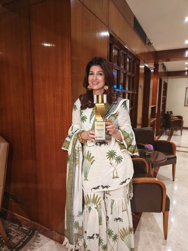 Twinkle Khanna Biography, Age, Net Worth, Career, Education, Husband ...